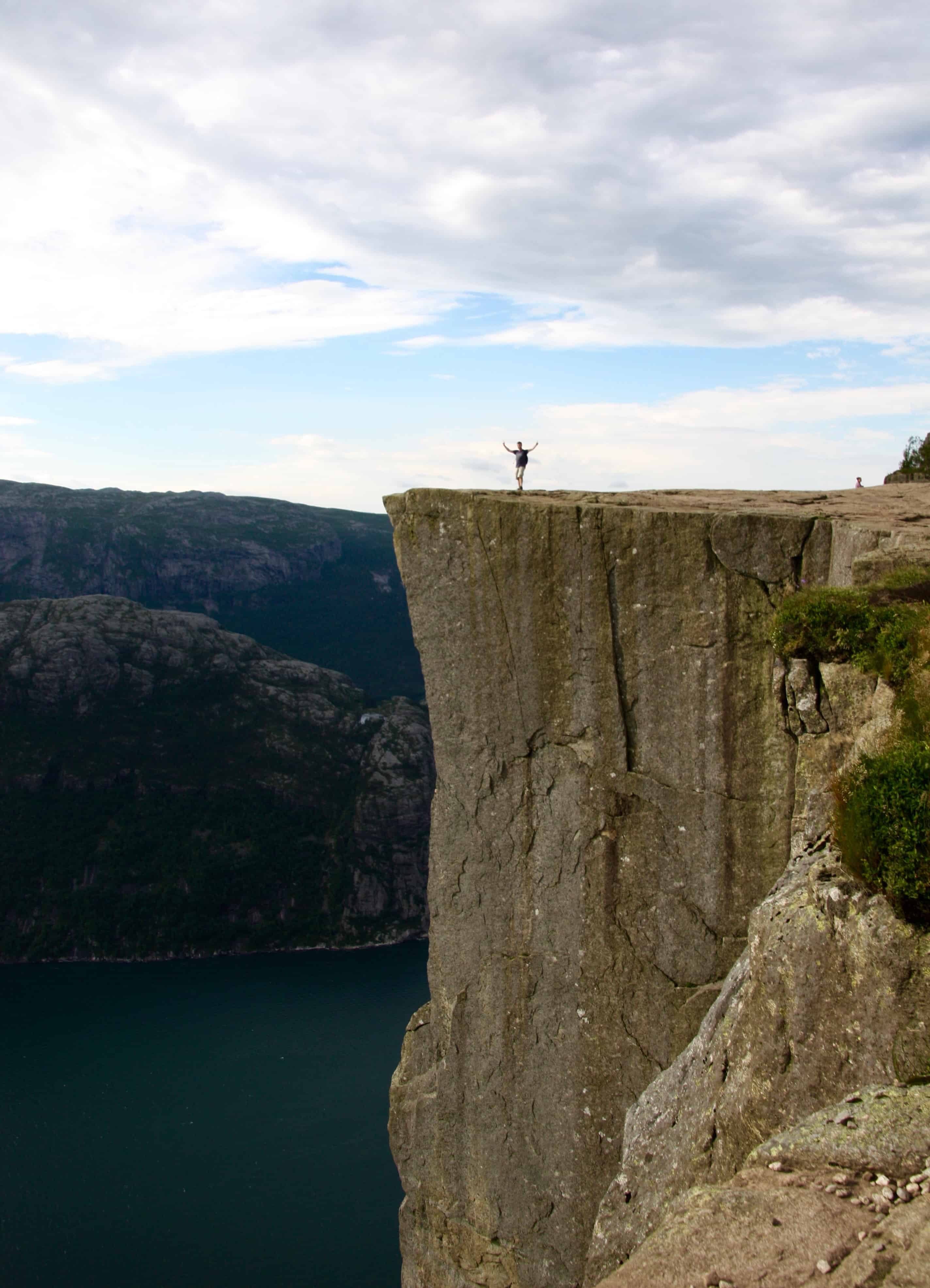 Hiking to Pulpit Rock - A Leg-Stretching Introduction To Norway's Fjord ... Hiking to Pulpit Rock - A Leg-Stretching Introduction To Norway's Fjord ...